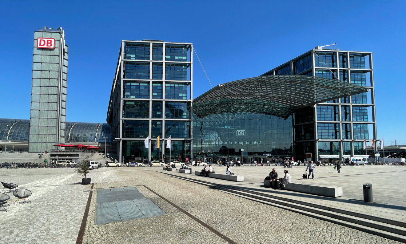 Berlin Hauptbahnhof » Alle Infos, Fahrplan & Auskünfte » Bahnauskunft.info